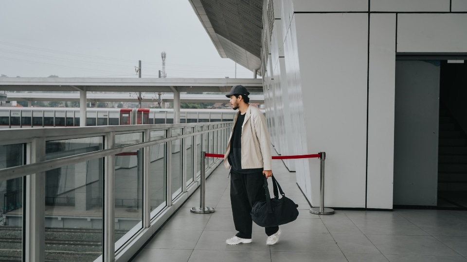 Koper Boleh Ketinggalan, Tapi Jangan Lewatkan Tas Duffle Pilihan Ini ...